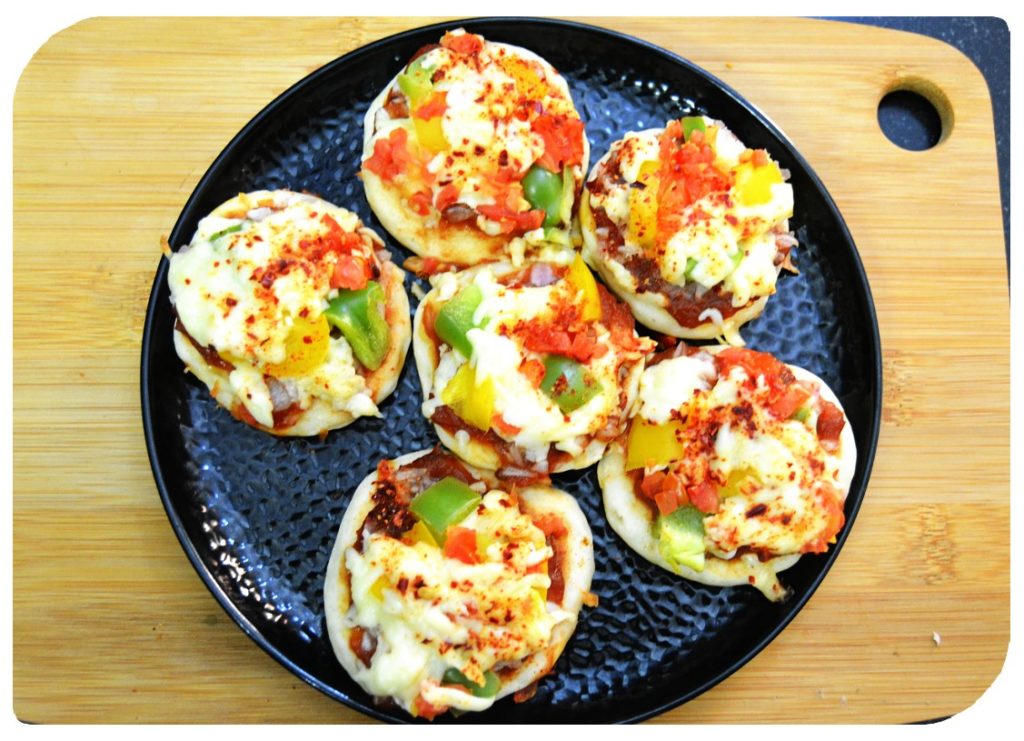Mini Pizza Recipe | How to make Mini Pizza - MUMMY RECIPES